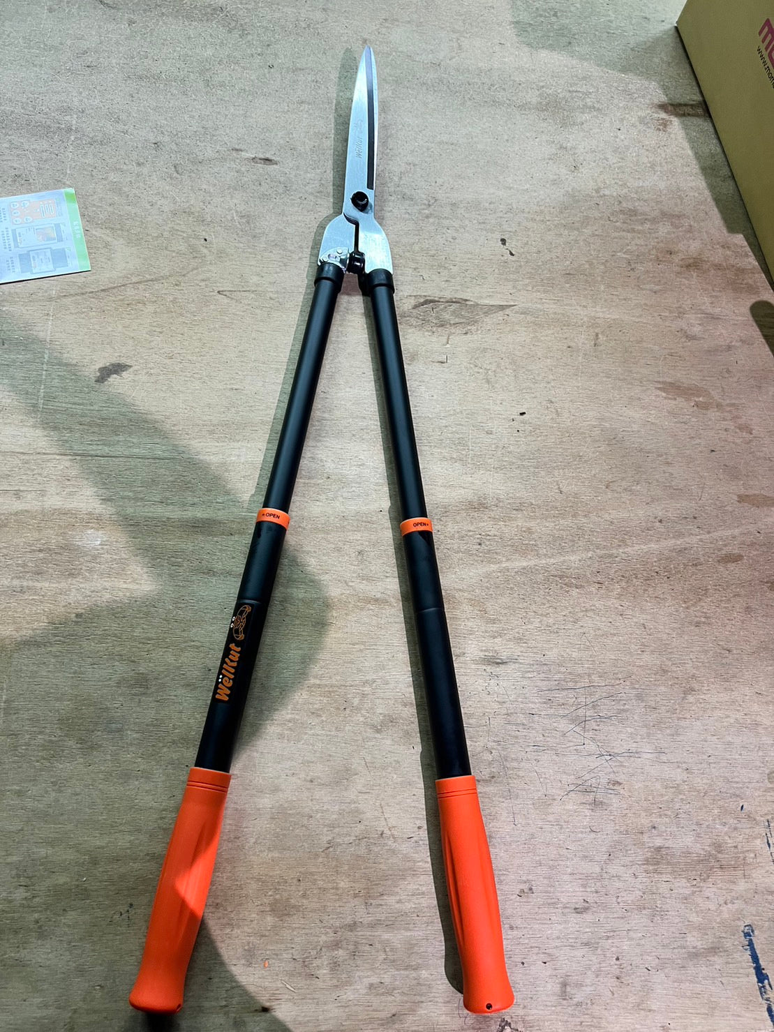 High Quality Scissor (Telescopic aluminum handles hedge shear) BB09