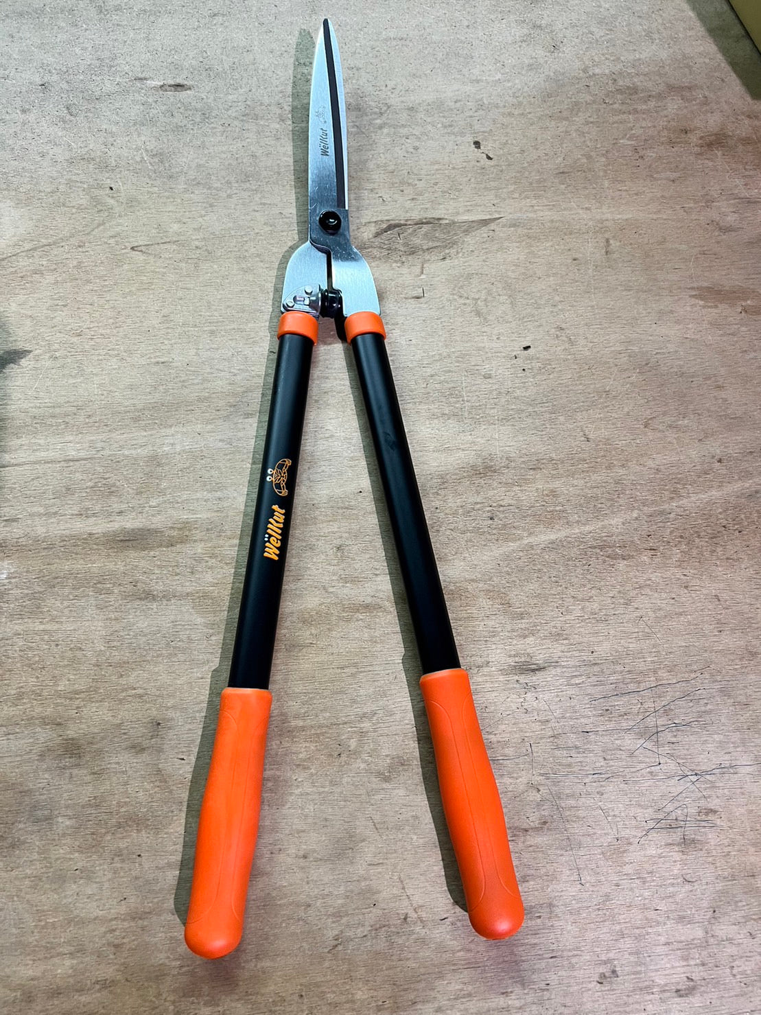 High Quality Scissor (Aluminum handles Hedge shear) BB10